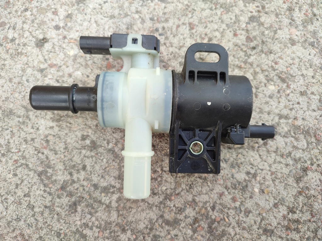 Volvo XC60 II zawór podciśnienia oparów paliwa - 13861169797 ...