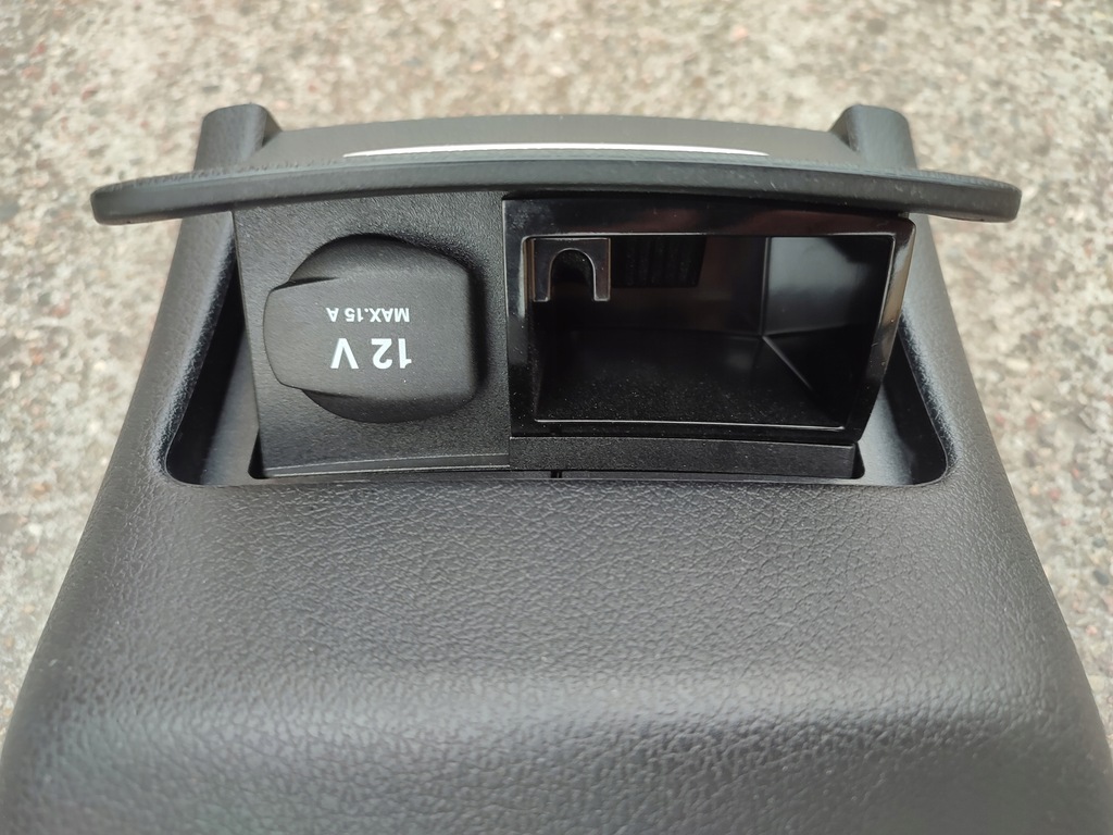 Mercedes W213 kratka nawiewu schowek zapalniczka - 12230327026 ...