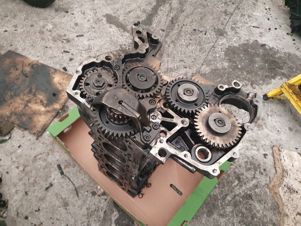 Blok silnika VW T5 2.5 TDI BNZ - 13169983509 - oficjalne archiwum Allegro