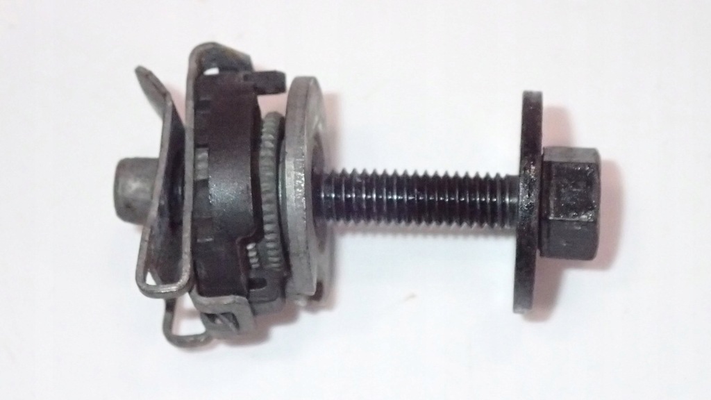 ŚRUBA MOCOWANIE REFLEKTORA AUDI A6 C6 8E0806193 - 12131945671 ...