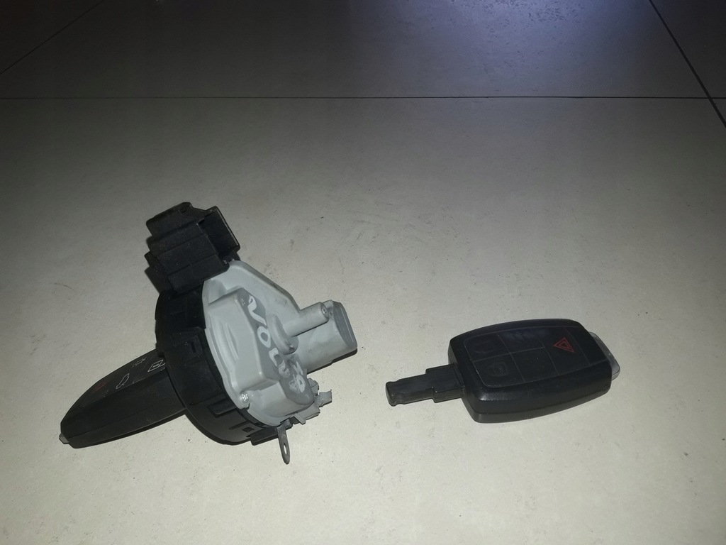 Volvo v50 s40 c30 c70 stacyjka 2 kluczyki - 13137172061 - oficjalne archiwum Allegro