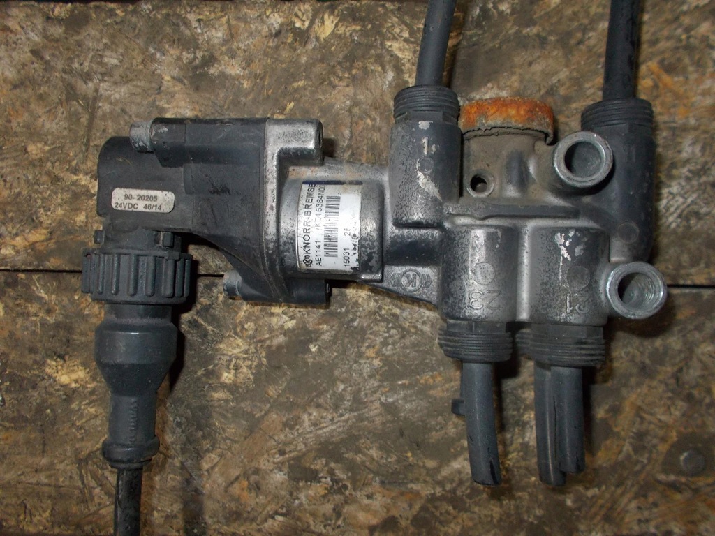 Zawór podnoszenia osi Knorr AE1141 - 7465566733 - oficjalne archiwum ...