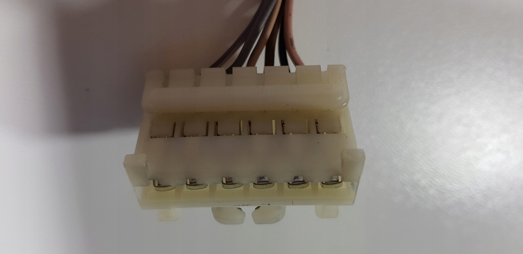 KOSTKA WTYCZKA WTYK LAMPY TYLNEJ Fiat IDEA 06R - 10864716853 - oficjalne archiwum Allegro