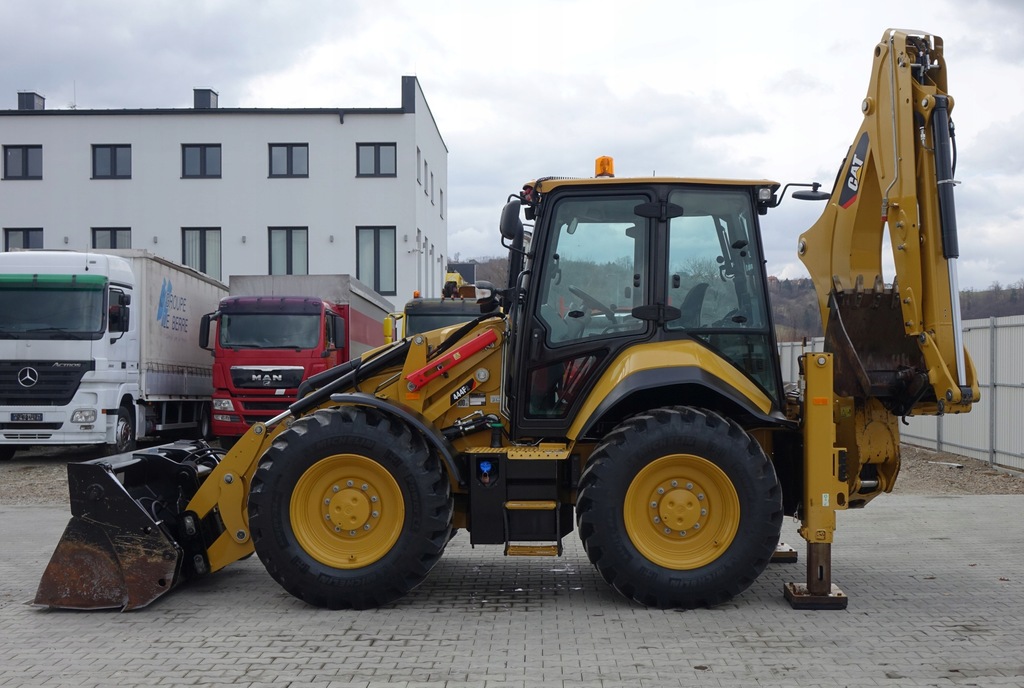 CAT 444F2 - 7937754798 - oficjalne archiwum Allegro