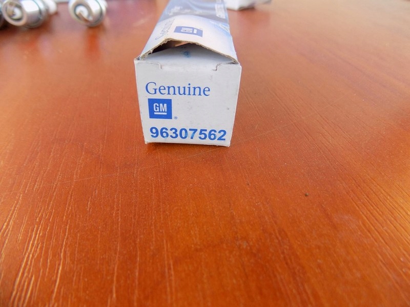 ŚWIECE ZAPŁONOWE CHEVROLET DAEWOO 2.0 2.5 96307562 - 7823132141 ...