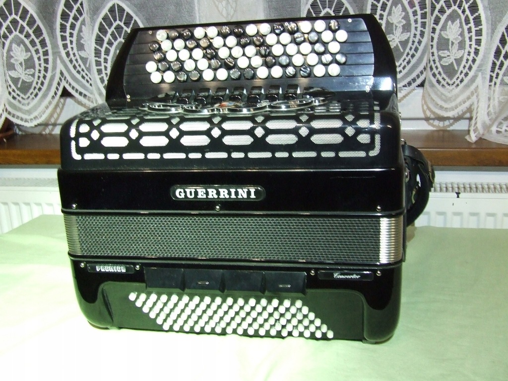 Купить Высококлассный итальянский баян Guerrini, 120 басов.: отзывы, фото и характеристики на ...