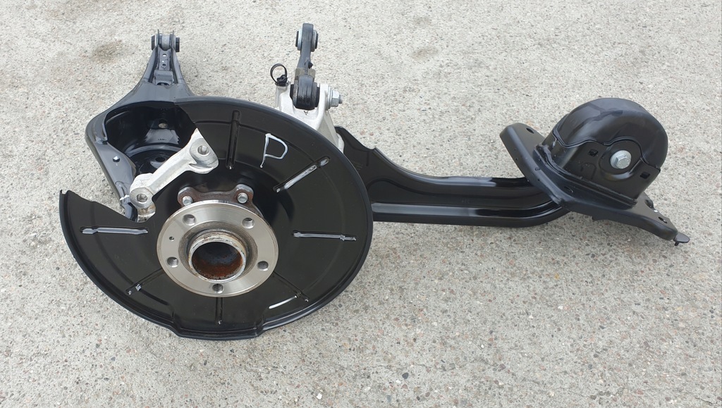 Volvo XC40 II 2022 zwrotnica piasta tył prawa - 13463332586 - oficjalne ...