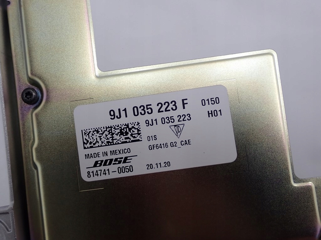 GŁOŚNIK WZMACNIACZ SUBWOOFER BOSE PORSCHE TAYCAN - 12255381906 ...