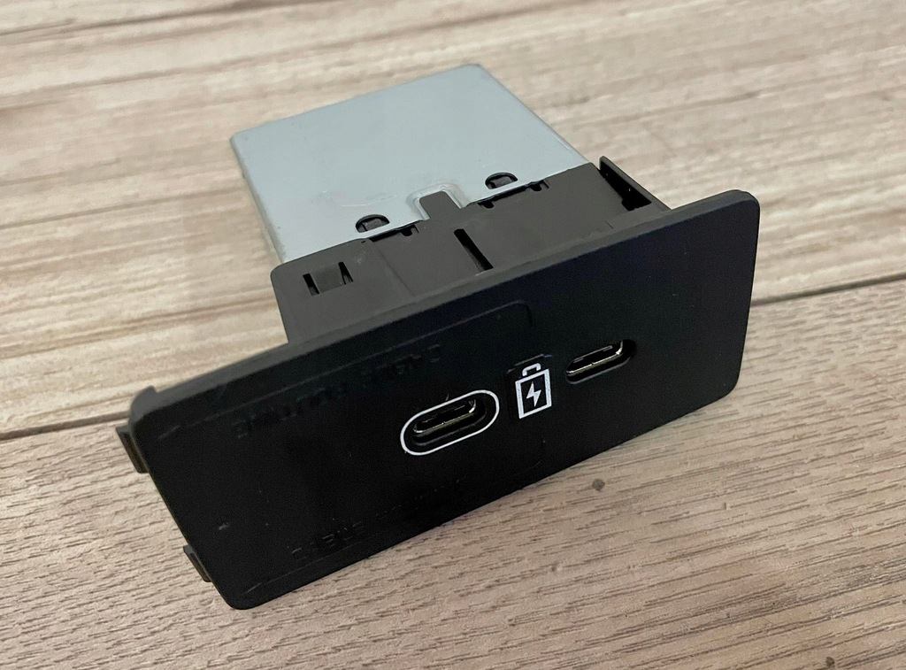 Volvo XC60 XC40 wejście port gniazdo panel USB-C - 13143710903 ...