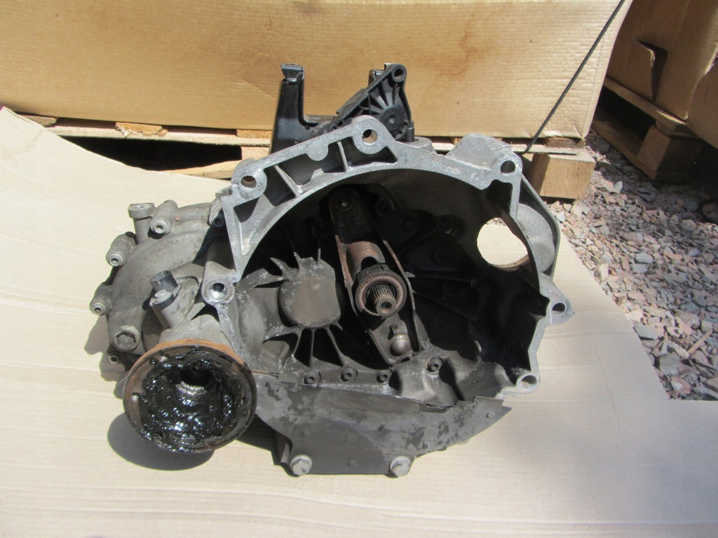 SKRZYNIA BIEGÓW 02T301103AB MFX VW AG - 8967049380 - oficjalne archiwum ...