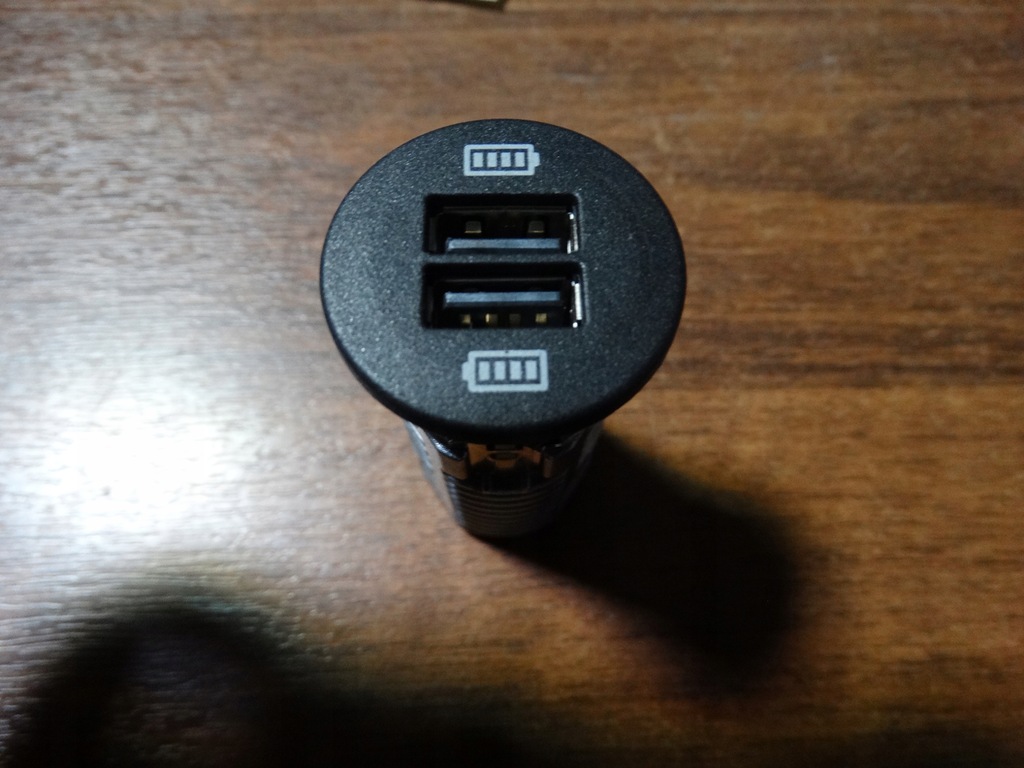 IDEALNY PANEL PORT USB PORSCHE MACAN 95B 1 - 12854765900 - oficjalne ...