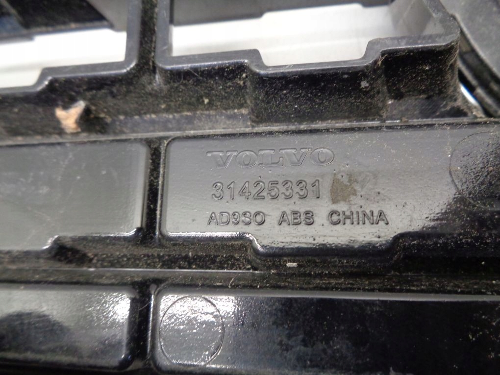 VOLVO V40 LIFT R DESING 16- grill atrapa - 11617939298 - oficjalne ...