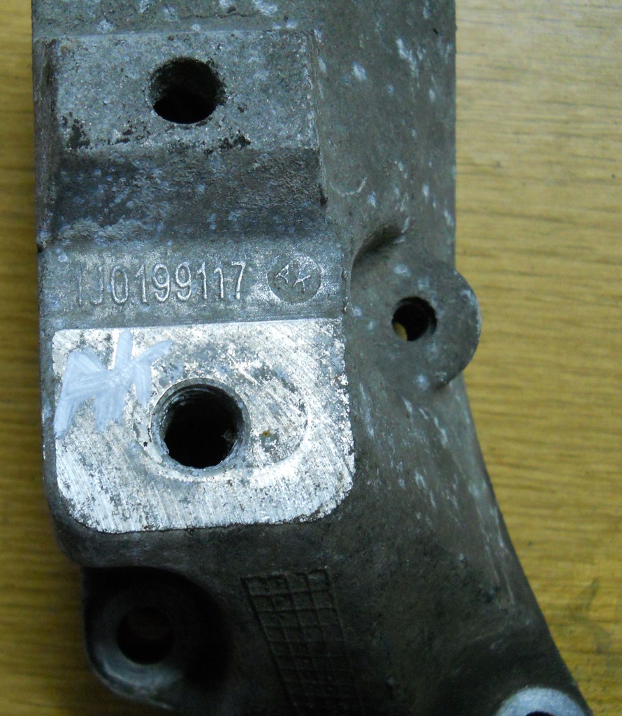 ŁAPA WSPORNIK SKRZYNI GOLF IV 1J0199117AK POZNAŃ - 8536455057 ...