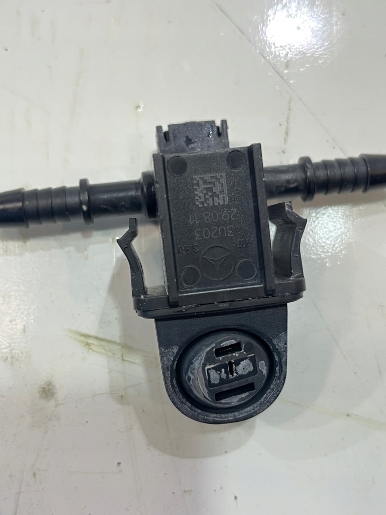 DYSZA SPRYSKIWACZ SZYBY MERCEDES W204 - 13268693397 - oficjalne ...