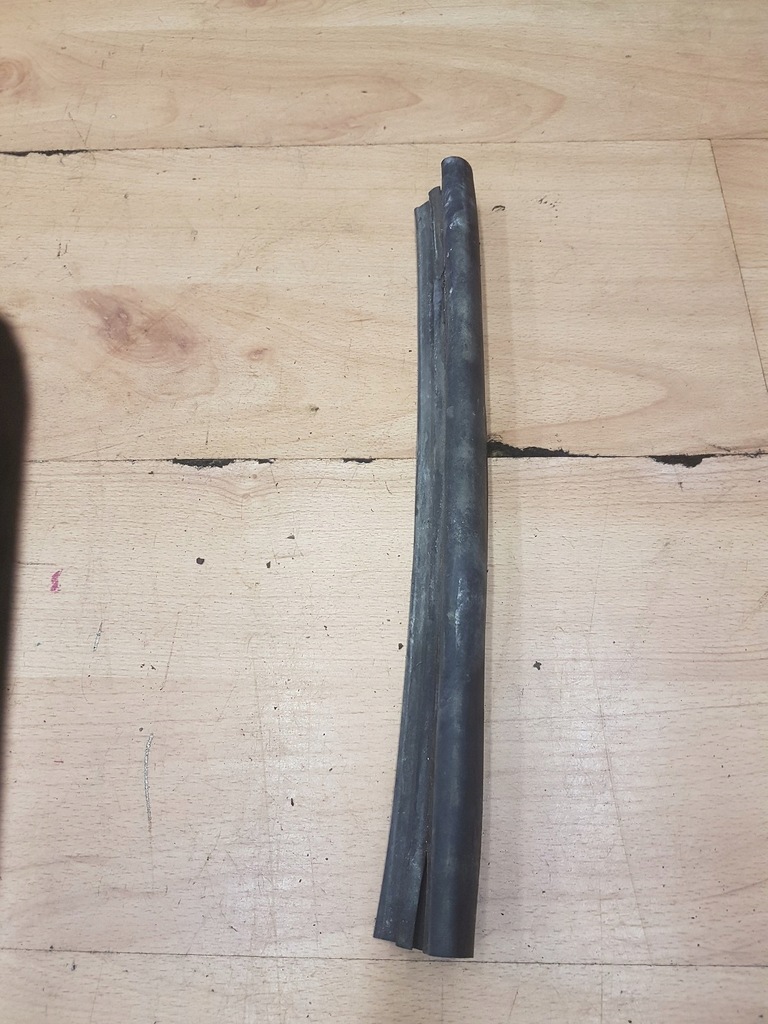 Uszczelka Podszybia Maski 2 Szt Komplet Audi A6 C5 - 13545246835 