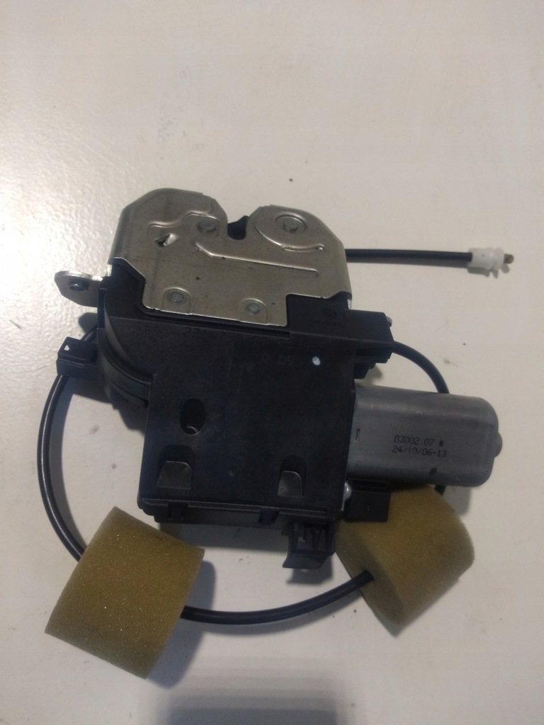 2217500085 ZAMEK KLAPY TYŁ MERCEDES W221 - 11809381384 - oficjalne ...