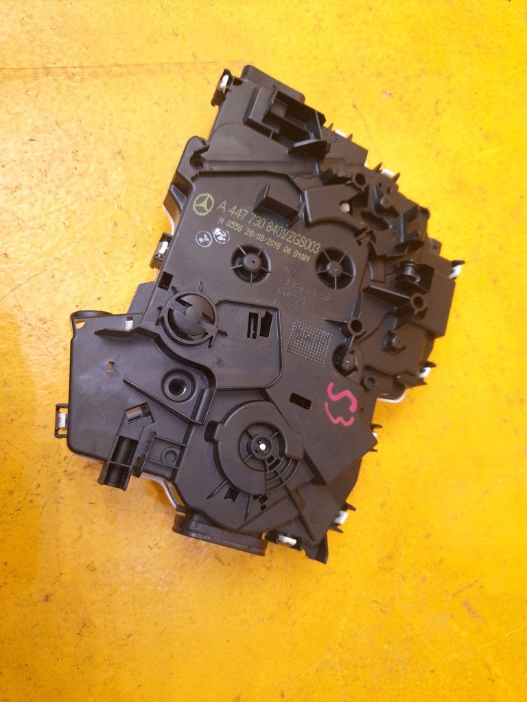 VITO W447 ZAMEK DRZWI PRZESUWNYCH A4477308401 - 12356028154 - oficjalne ...