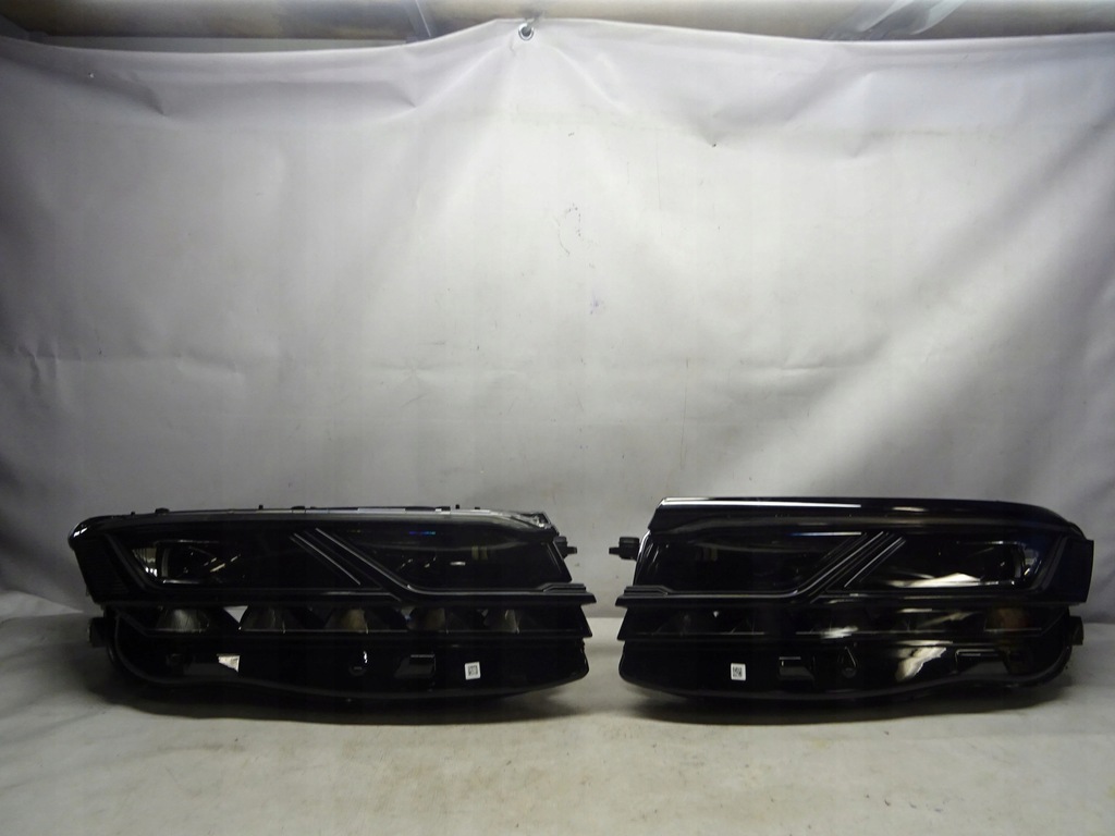 VW TOUAREG III REFLEKTORY R-LINE 761941082A / 081A - 11548031419 ...