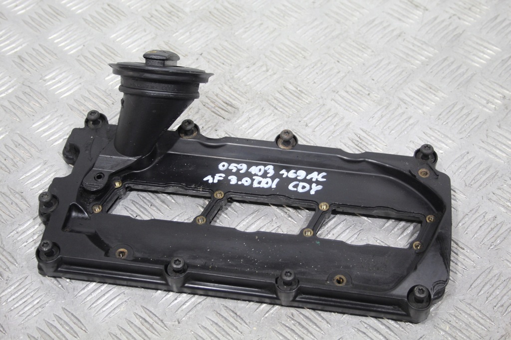 POKRYWA ZAWORÓW WLEW OLEJU AUDI A6 C6 4F0 CDY 3,0 TDI 059103469AC ...