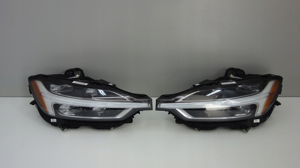 VOLVO XC60 II LAMPY PRZEDNIE KOMPLET USA 31655237 - 13580472378 ...