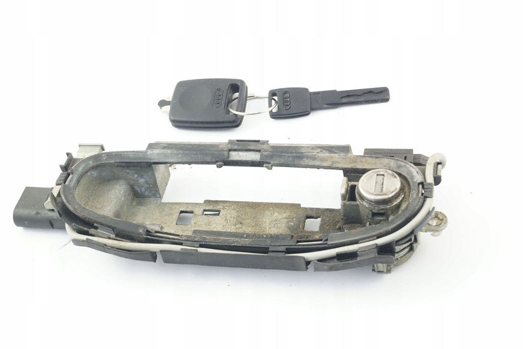 Klamka lewa przednia zamek Audi A3 8L lift - 13596331957 - oficjalne archiwum Allegro