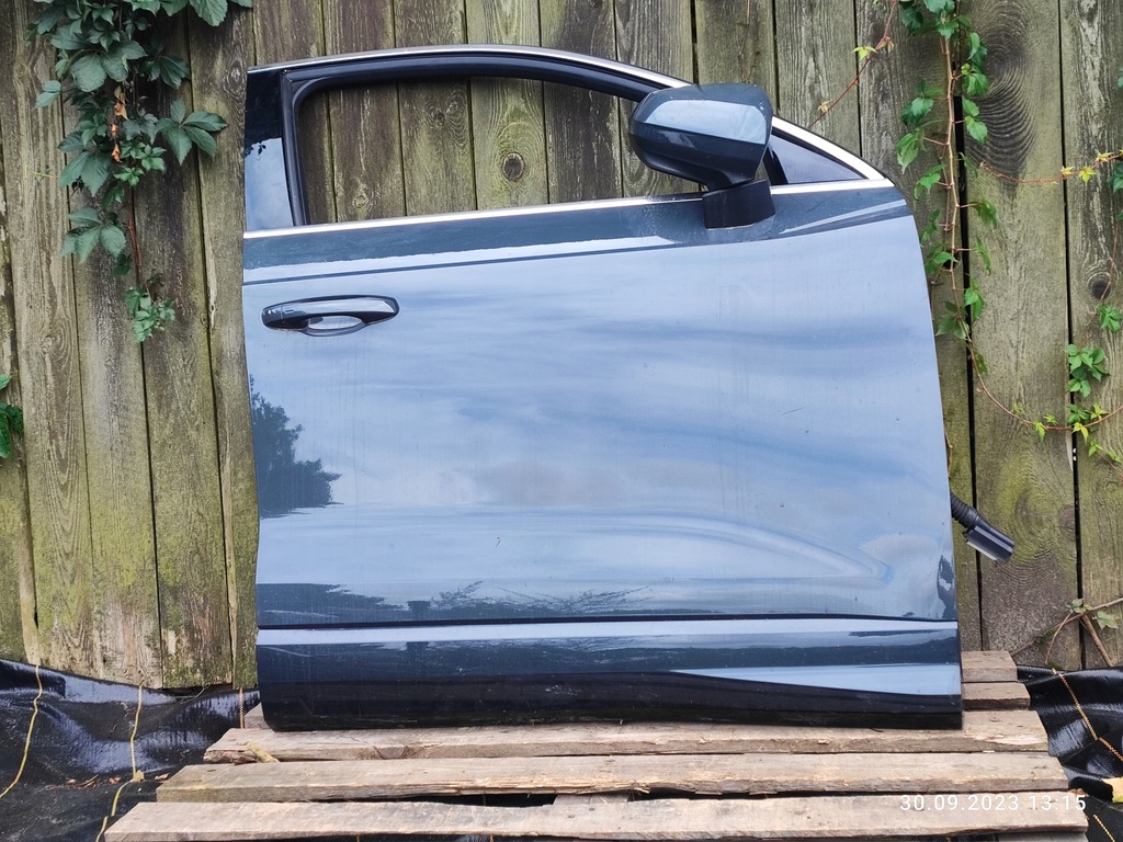 Drzwi Prawe Przód Przednie kompletne Audi Q3 83A Europa LX7L ... Drzwi Prawe Przód Przednie kompletne Audi Q3 83A Europa LX7L ...