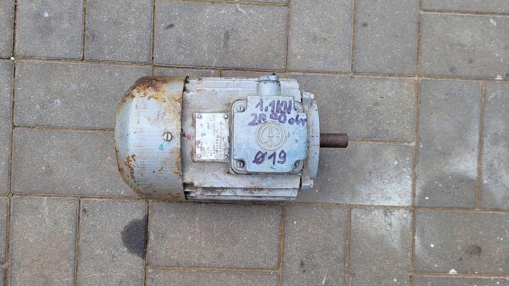 Silnik elektryczny VEM 1.1KW 2800 obrotów 220V 380 - 7708687388 - oficjalne archiwum Allegro