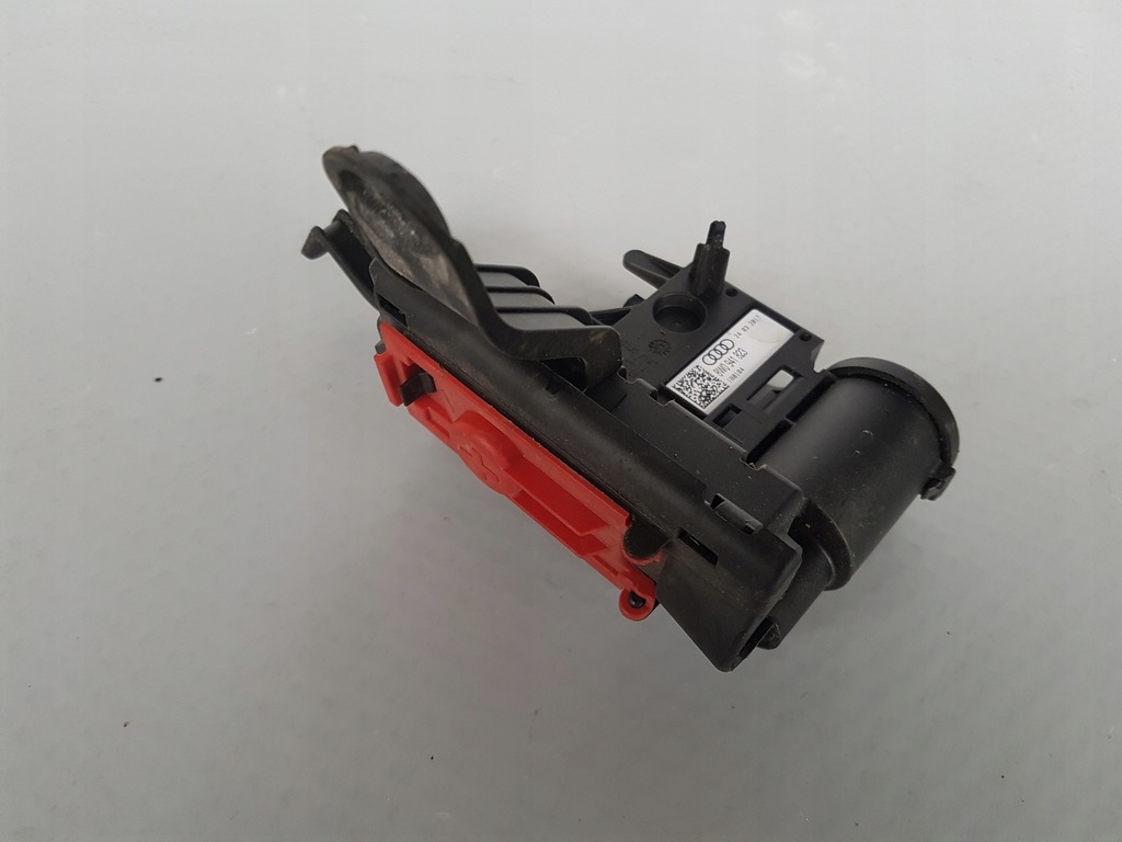AUDI A4 B9 ROZDZIELACZ PRĄDU BEZPIECZNIK 8W0941823 - 12693125189 ...