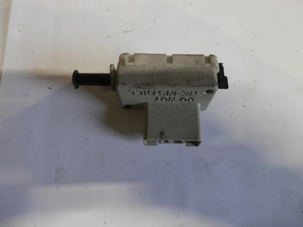 JEEP LIBERTY KJ CZUJNIK STOP 56045043AG - 10685113149 - oficjalne ...