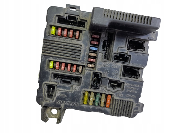 MEGANE SCENIC II SKRZYNKA BEZPIECZNIKÓW - 13757910916 - oficjalne archiwum Allegro