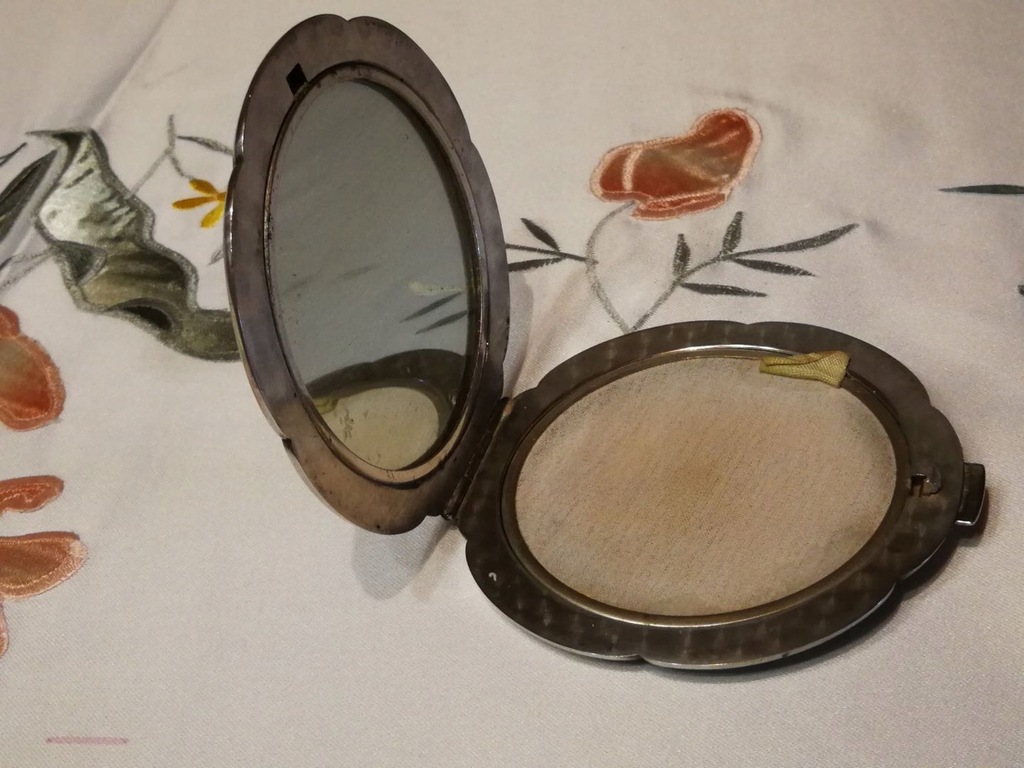 Stara srebrna puderniczka pięknie zdobiona - 13328087561 - oficjalne ...