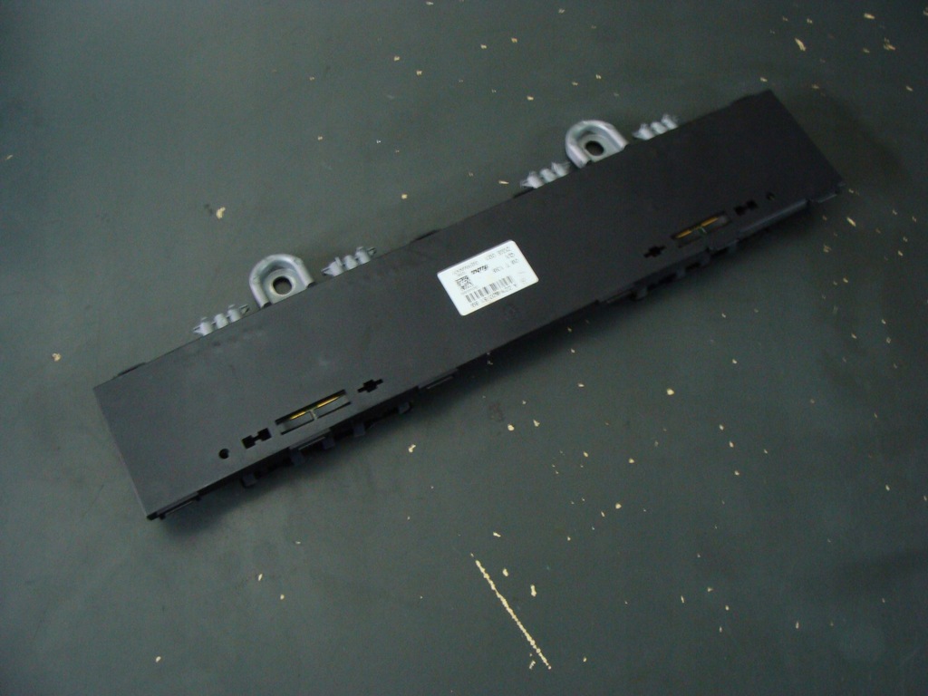 WZMACNIACZ ANTENA RADIA MERCEDES W221 SKLASA - 8193448772 - oficjalne ...