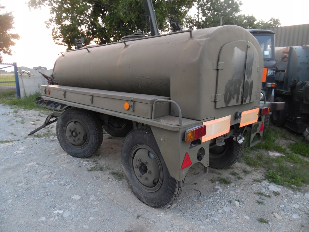 Cysterna na wodę CW-4 z wojska 2 osiowa przyczepa - 8436153435 ...