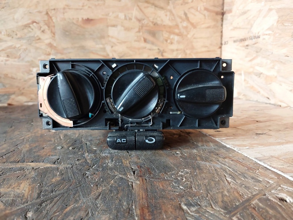 Panel nawiewu klimatyzacji VW Passat B4 3A0819045C 3A0820045A ...