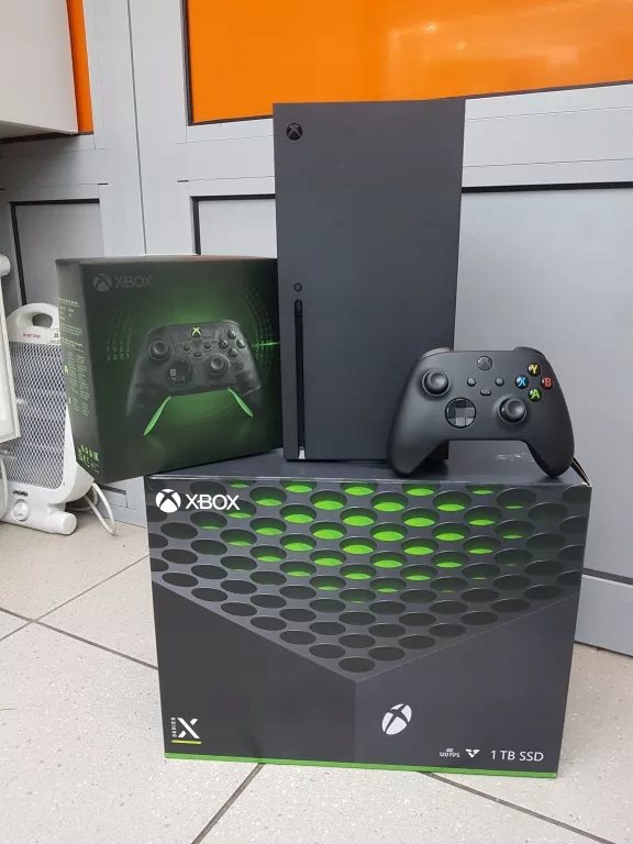 KONSOLA XBOX SERIES X 2 PADY SUPER STAN - 12686816244 - oficjalne ...
