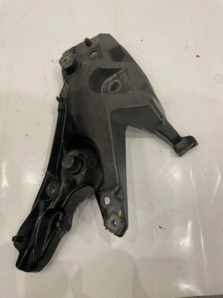 VOLVO V60 S60 18-22 UCHWYT MOCOWANIE BLOTNIKA LEWE - 12799999467 ...