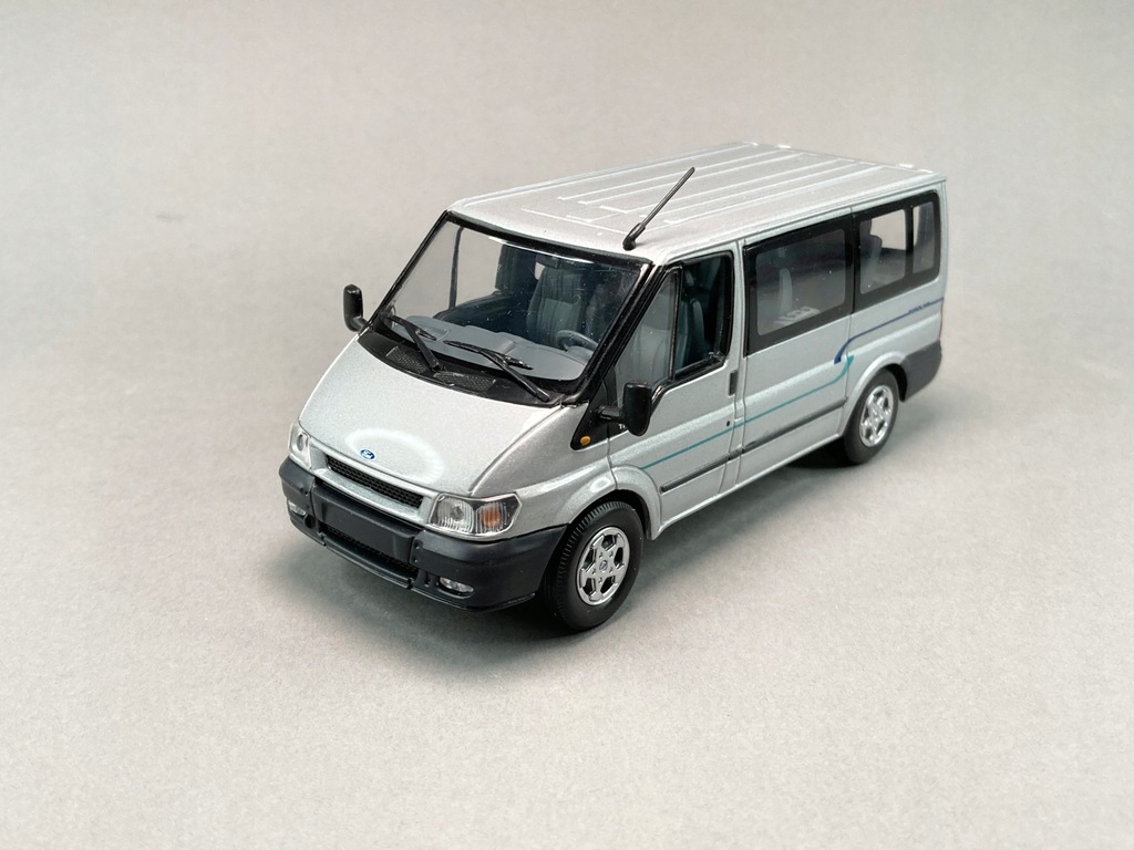 Ford Transit MK5 Bus osobowy - Minichamps 1:43 - 12464016510 ...