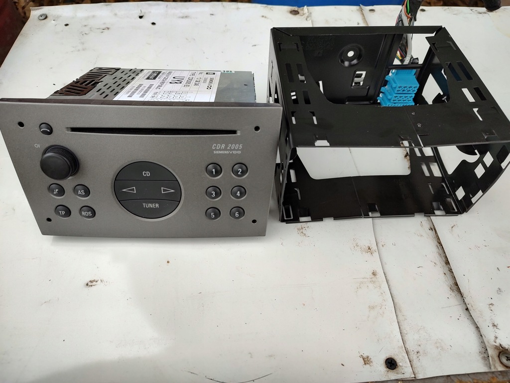 OPEL CORSA C RADIO CD ORYGINAŁ KIESZEŃ WYŚWIETLACZ - 12827779281 ... OPEL CORSA C RADIO CD ORYGINAŁ KIESZEŃ WYŚWIETLACZ - 12827779281 ...