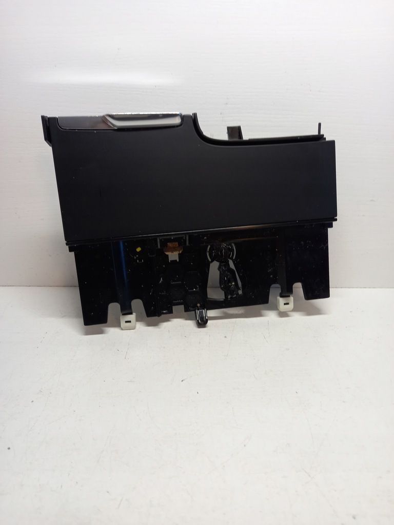 VOLVO V60 II POPIELNICZKA SCHOWEK TUNELU 31694582 - 14796018316 ...