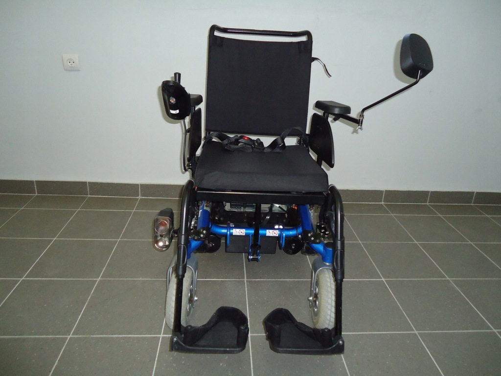 Wózek inwalidzki elektryczny INVACARE BORA - 13789957644 - oficjalne ...