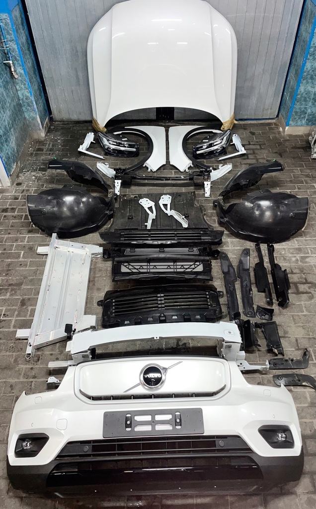 Volvo XC40 2022 elektryk maska zderzak 707 przód - 13887058154 ...