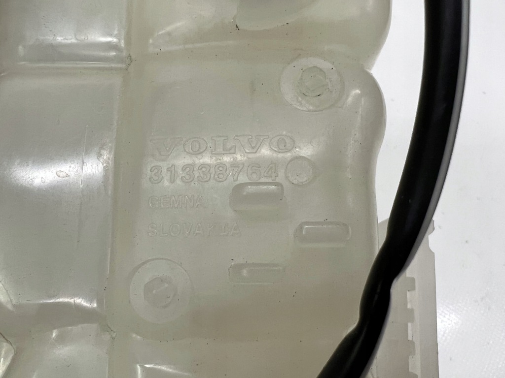 VOLVO V40 II ZBIORNICZEK WYRÓWNAWCZY 31338764 - 12179764915 - oficjalne ...