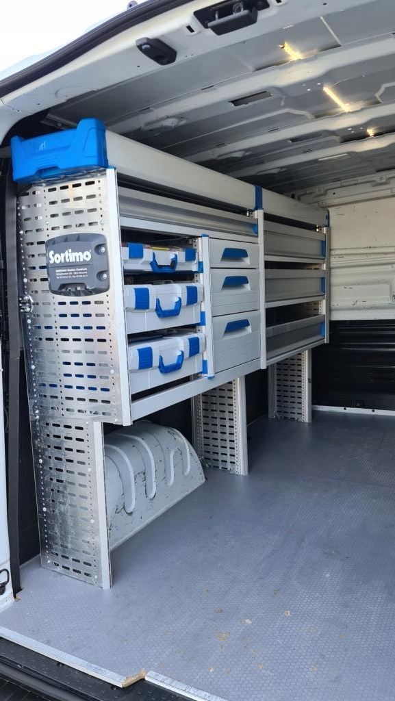Renault Trafic Zabudowa serwisowa Sortimo Gwar.! - 11220647670 - oficjalne archiwum Allegro