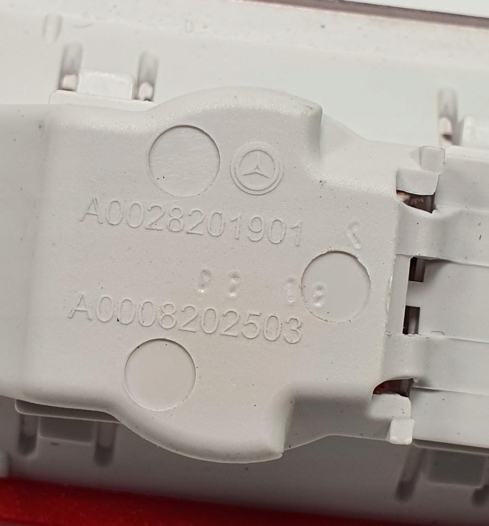 LAMPKA BOCZKA DRZWI MERCEDES W205 A0028201901 - 13437838564 - oficjalne ...