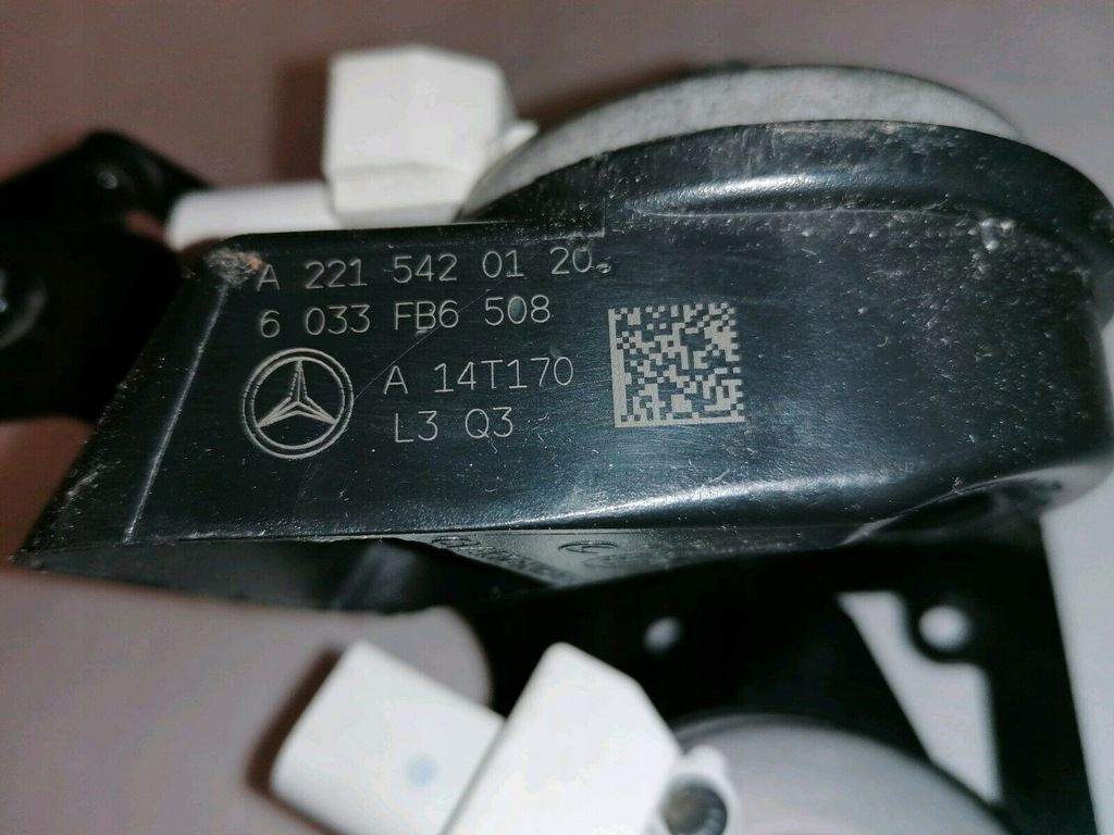 KLAKSONY UCHWYT MERCEDES W212 E63 CLS 63 AMG W221 - 8511996263 ...
