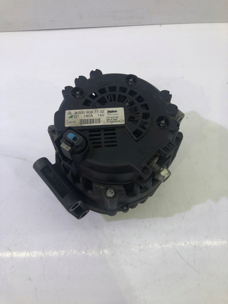MERCEDES ALTERNATOR A0009067702 - 12672553189 - oficjalne archiwum Allegro
