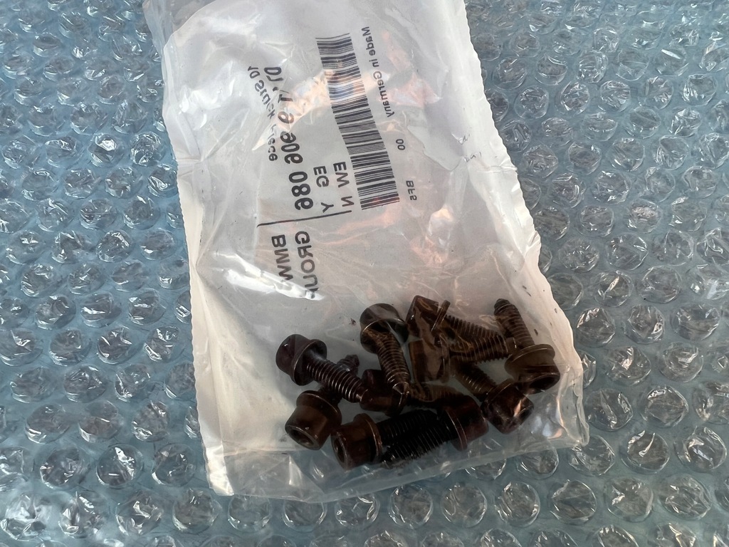 BMW ŚRUBA IMBUS M6X20 OSŁONY SILNIKA 07119906086 - 11906398375 ...