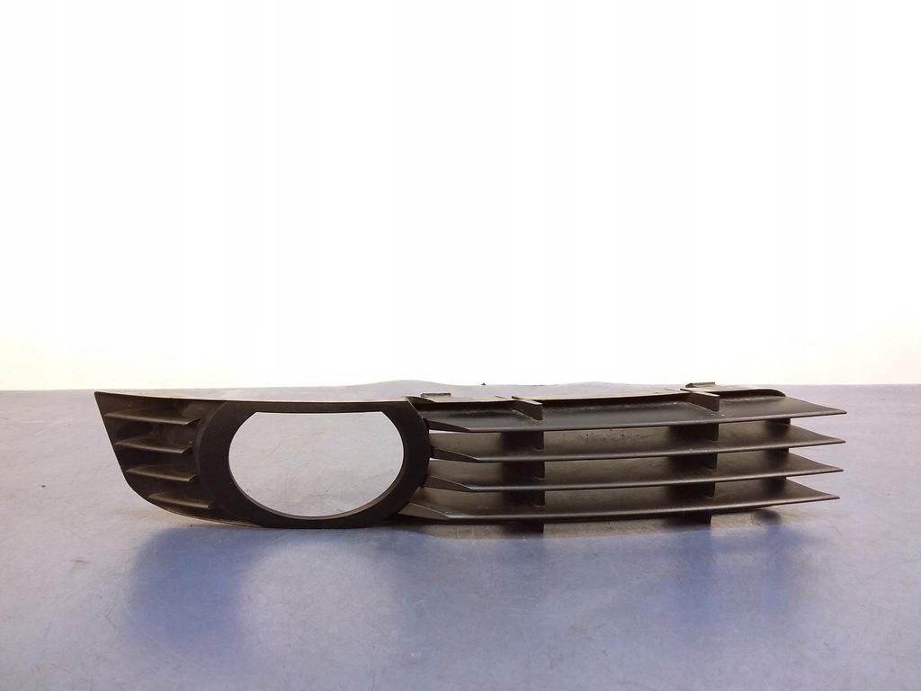 AUDI A8 D3 KRATKA ZDERZAKA PRZÓD PRAWA 4E0807682D - 13358867882 ...