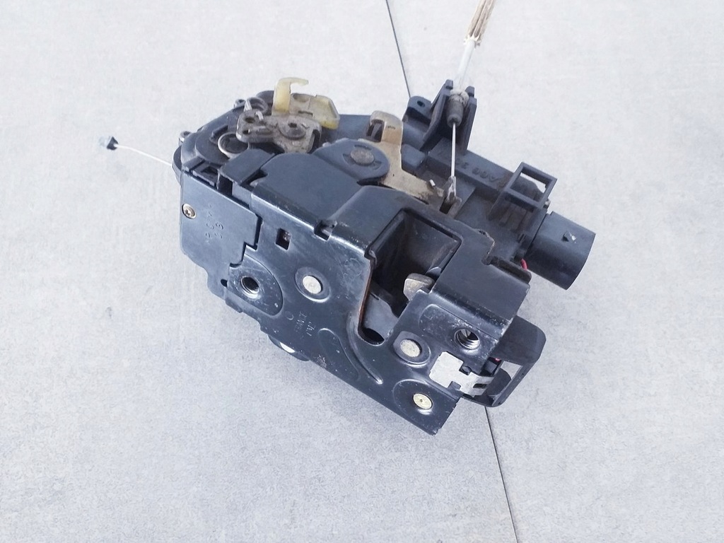 ZAMEK DRZWI LEWY AUDI TT 8N 9 PIN EUROPA - 11248789093 - oficjalne archiwum Allegro