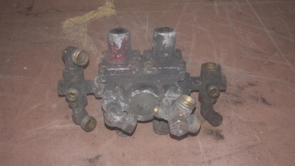 ZAWÓR CZTEROOBWODOWY SCANIA DAF 1356635 - 9546803659 - oficjalne ...